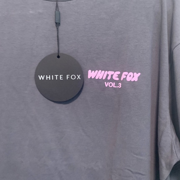White Fox Boutique | Tops | 52 Nwt White Fox Short Sleeve Tee Grey Size ...